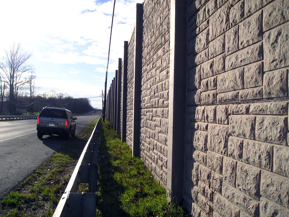 Concrete Highway Sound Barrier Walls
