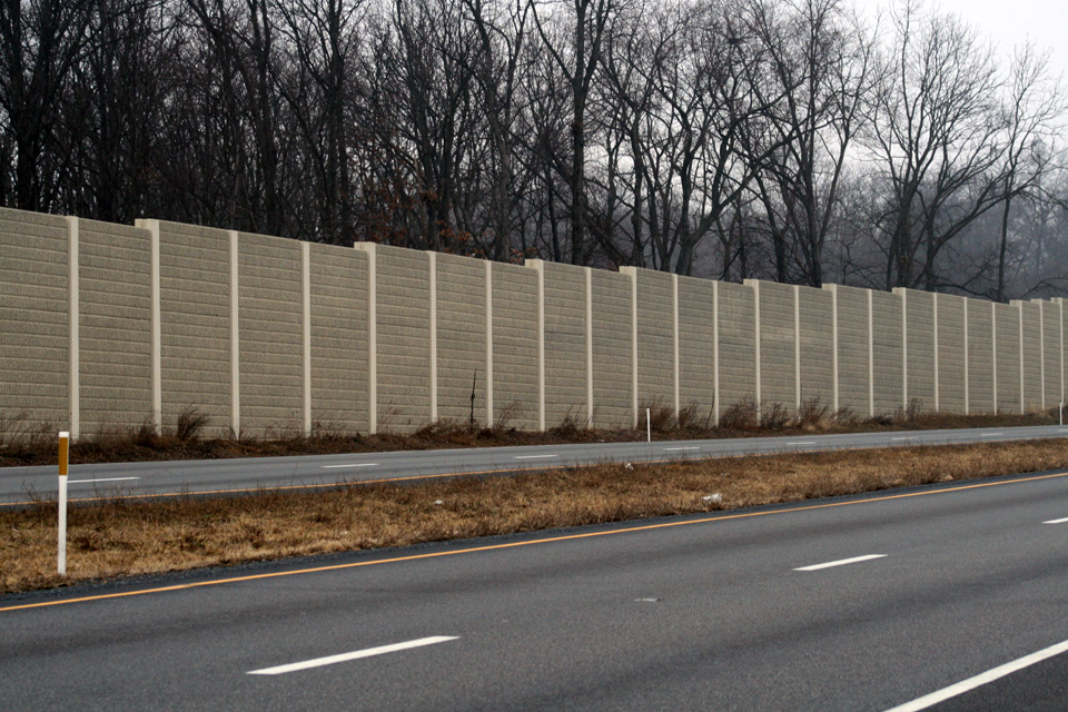 Concrete Highway Sound Barrier Walls